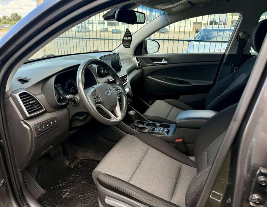 Grey Hyundai Tucson 2019 in Panevezys, with an engine capacity of 1.60 L and mileage of 171 thousand km for 13700 €, photo 13 on AUTOMOTO.COM.LV
