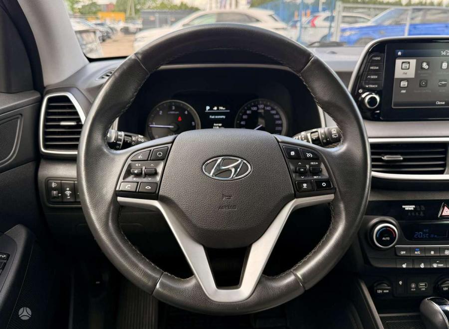 Grey Hyundai Tucson 2019 in Panevezys, with an engine capacity of 1.60 L and mileage of 171 thousand km for 13700 €, photo 16 on AUTOMOTO.COM.LV