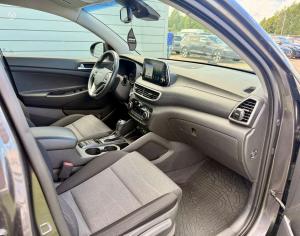 Grey Hyundai Tucson 2019 in Panevezys, with an engine capacity of 1.60 L and mileage of 171 thousand km for 13700 €, photo 22 on AUTOMOTO.COM.LV