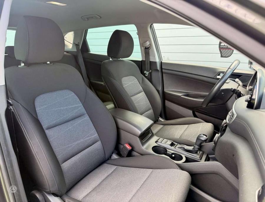 Grey Hyundai Tucson 2019 in Panevezys, with an engine capacity of 1.60 L and mileage of 171 thousand km for 13700 €, photo 23 on AUTOMOTO.COM.LV