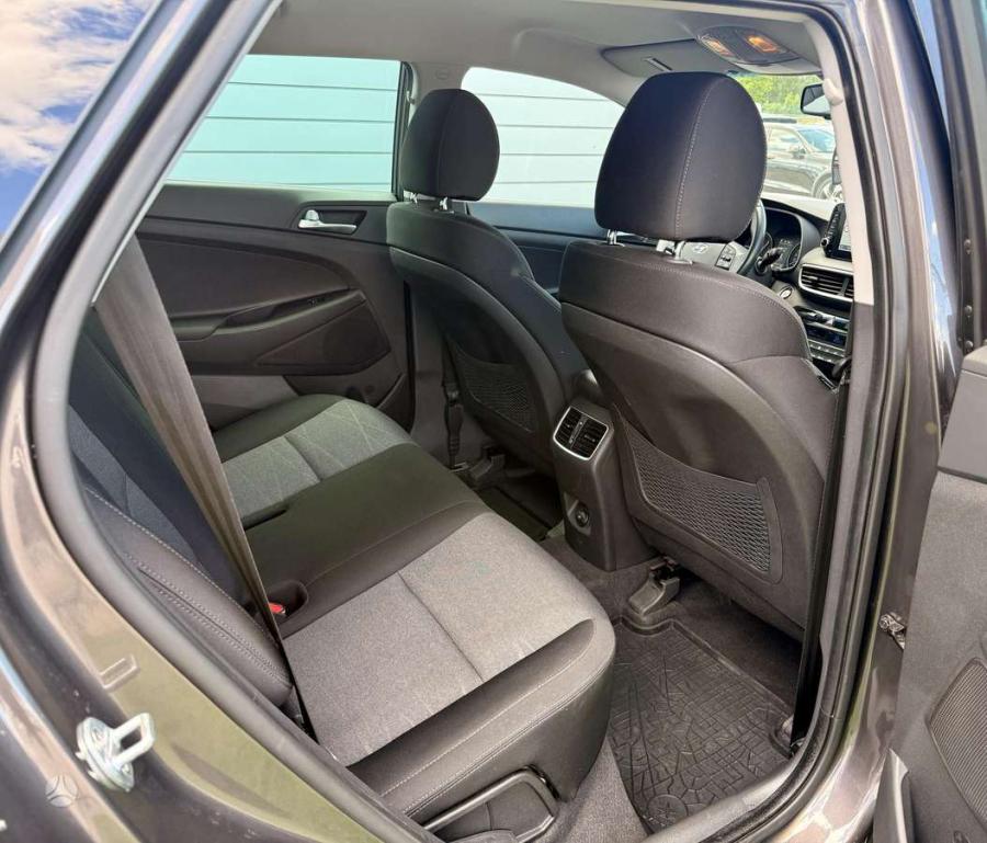 Grey Hyundai Tucson 2019 in Panevezys, with an engine capacity of 1.60 L and mileage of 171 thousand km for 13700 €, photo 25 on AUTOMOTO.COM.LV