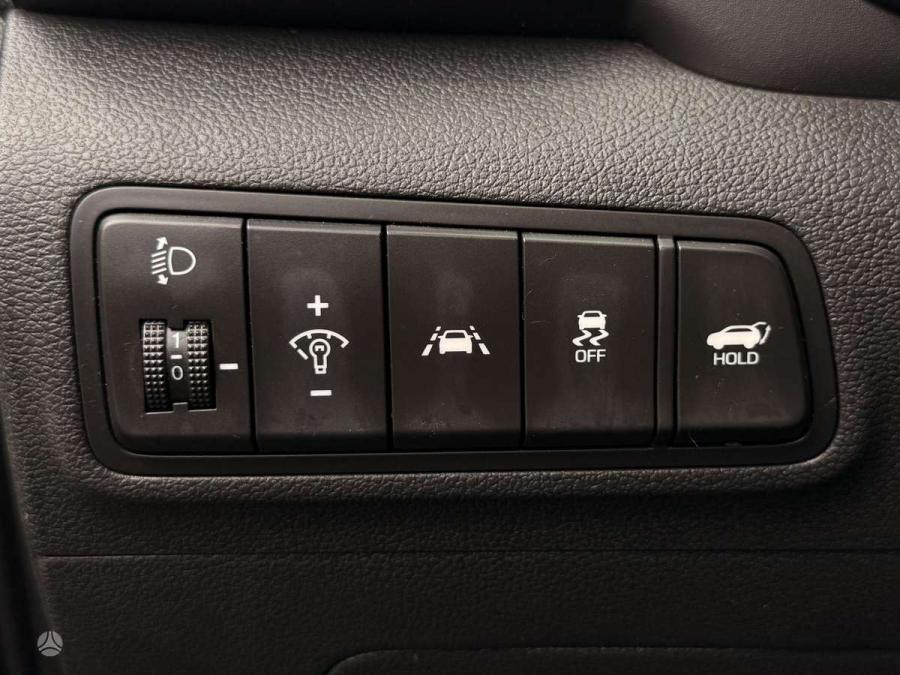Grey Hyundai Tucson 2019 in Panevezys, with an engine capacity of 1.60 L and mileage of 171 thousand km for 13700 €, photo 31 on AUTOMOTO.COM.LV
