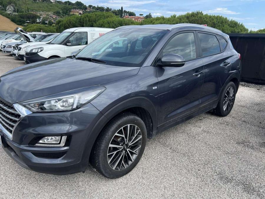 Pelēks Hyundai Tucson 2019 Panevēža, ar dzinēja tilpumu 1.60 L un nobraukumu 199 tūkst. km par 9600 €, foto 1 vietnē AUTOMOTO.COM.LV