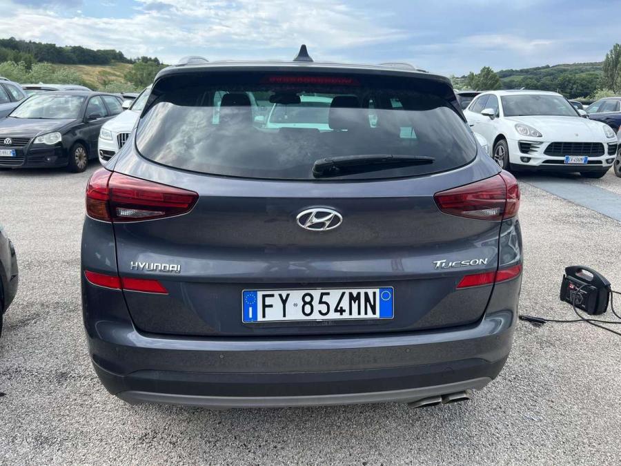 Pelēks Hyundai Tucson 2019 Panevēža, ar dzinēja tilpumu 1.60 L un nobraukumu 199 tūkst. km par 9600 €, foto 6 vietnē AUTOMOTO.COM.LV