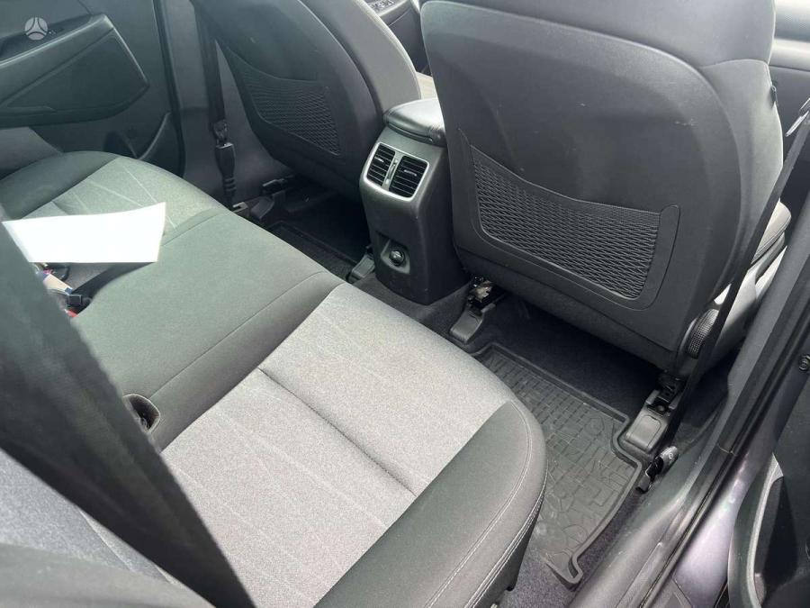 Pelēks Hyundai Tucson 2019 Panevēža, ar dzinēja tilpumu 1.60 L un nobraukumu 199 tūkst. km par 9600 €, foto 14 vietnē AUTOMOTO.COM.LV
