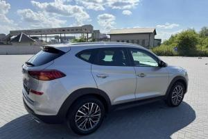 Grey Hyundai Tucson 2019 in Telschi, with an engine capacity of 1.60 L and mileage of 170 thousand km for 12690 €, photo 9 on AUTOMOTO.COM.LV