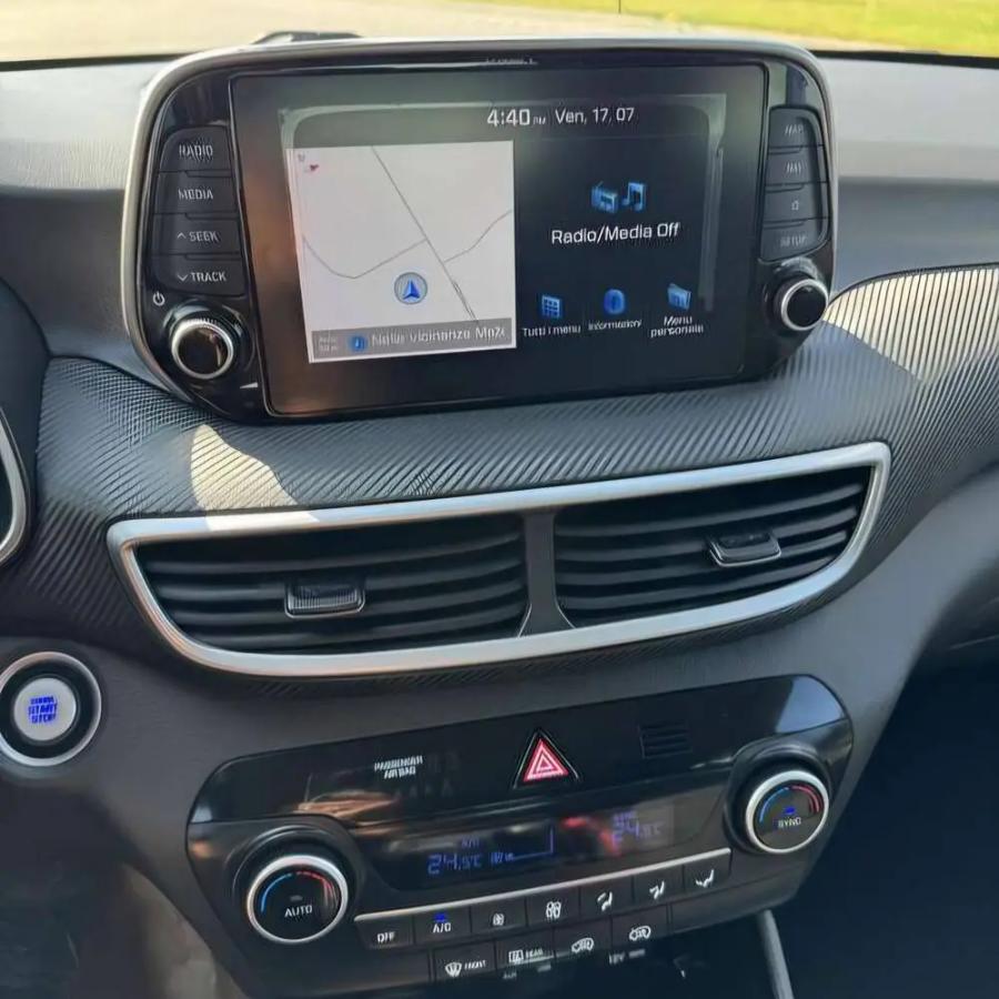 Grey Hyundai Tucson 2019 in Telschi, with an engine capacity of 1.60 L and mileage of 170 thousand km for 12690 €, photo 11 on AUTOMOTO.COM.LV