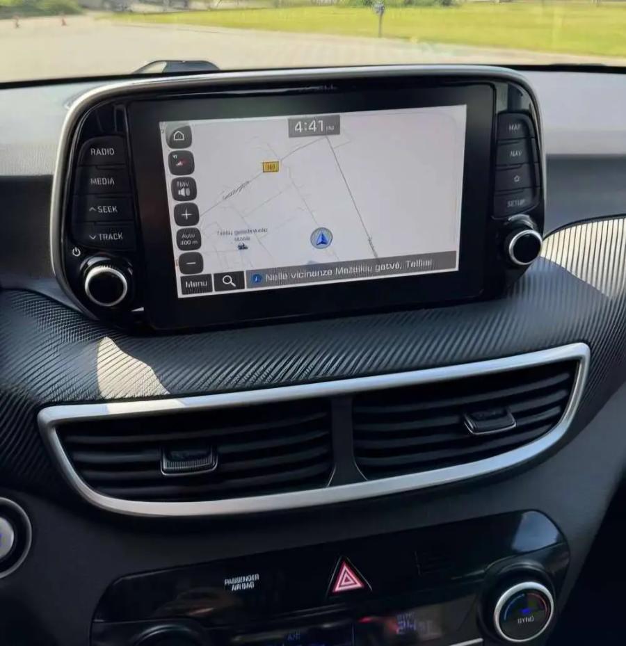 Grey Hyundai Tucson 2019 in Telschi, with an engine capacity of 1.60 L and mileage of 170 thousand km for 12690 €, photo 14 on AUTOMOTO.COM.LV