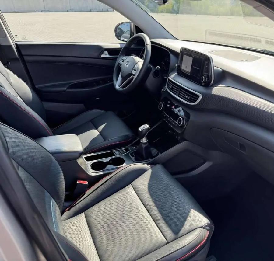 Grey Hyundai Tucson 2019 in Telschi, with an engine capacity of 1.60 L and mileage of 170 thousand km for 12690 €, photo 21 on AUTOMOTO.COM.LV
