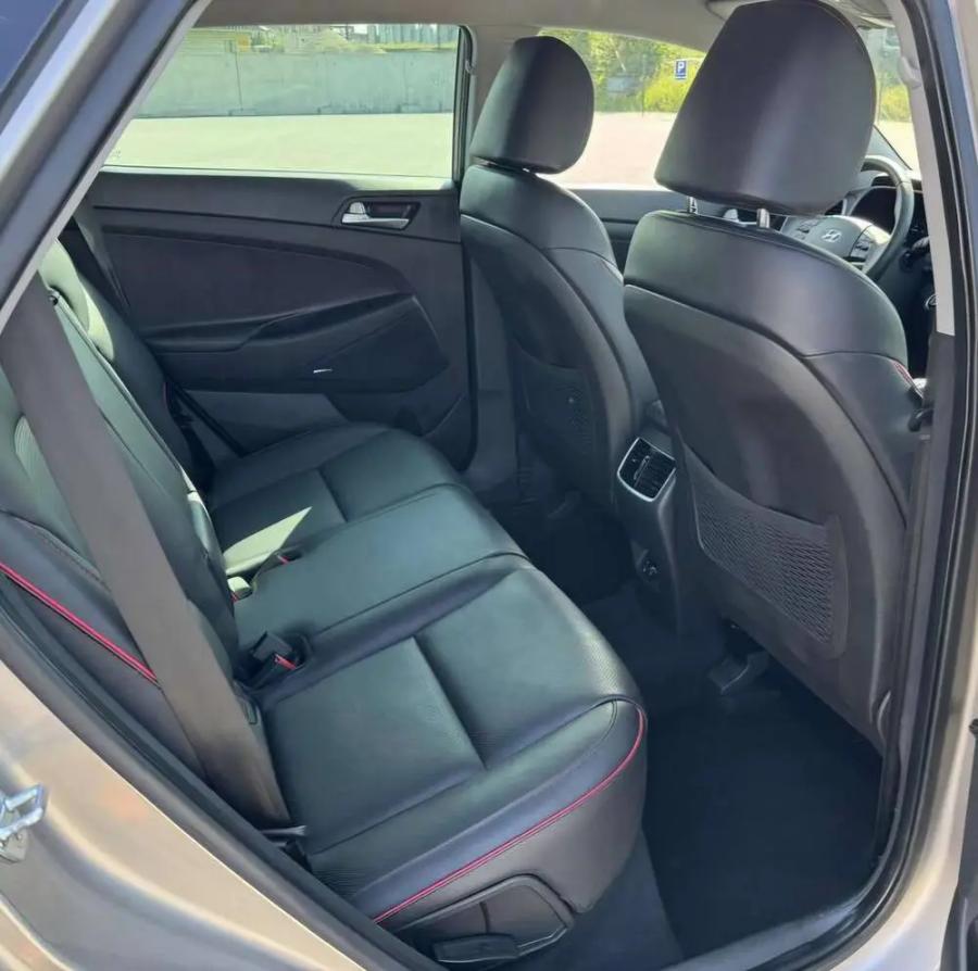 Grey Hyundai Tucson 2019 in Telschi, with an engine capacity of 1.60 L and mileage of 170 thousand km for 12690 €, photo 25 on AUTOMOTO.COM.LV