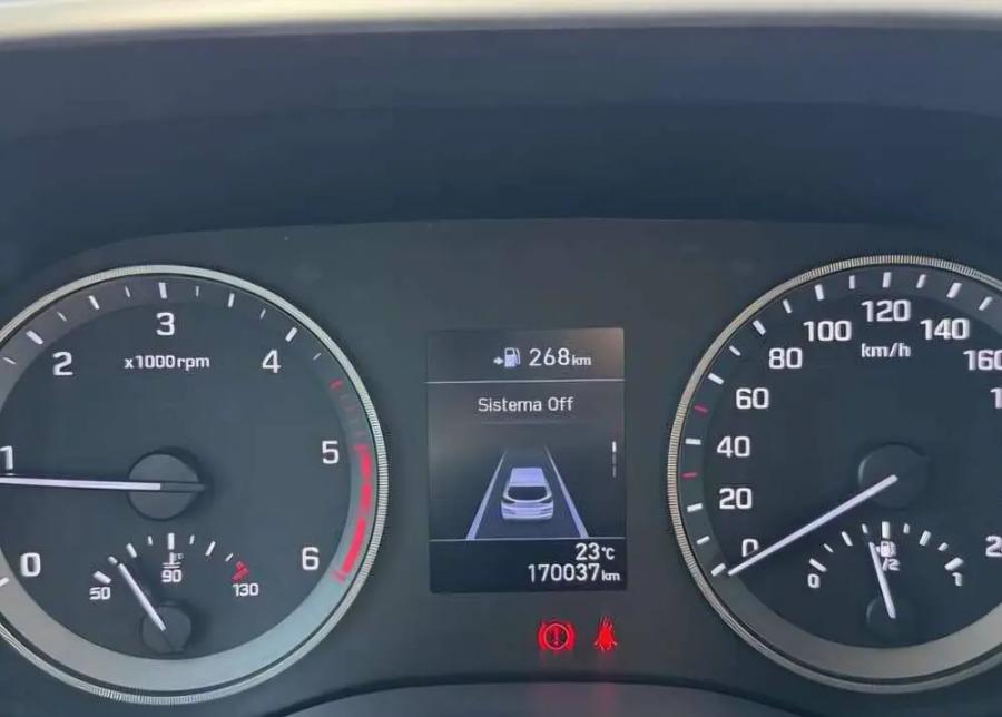 Grey Hyundai Tucson 2019 in Telschi, with an engine capacity of 1.60 L and mileage of 170 thousand km for 12690 €, photo 29 on AUTOMOTO.COM.LV