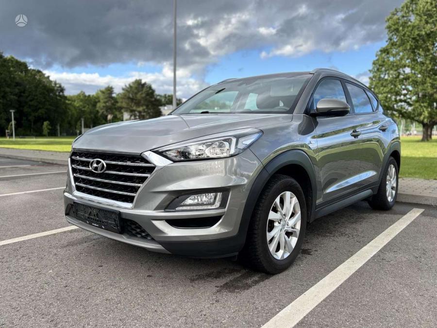 Grey Hyundai Tucson 2019 in Kaunas, with an engine capacity of 1.60 L and mileage of 296 thousand km for 11300 €, photo 5 on AUTOMOTO.COM.LV