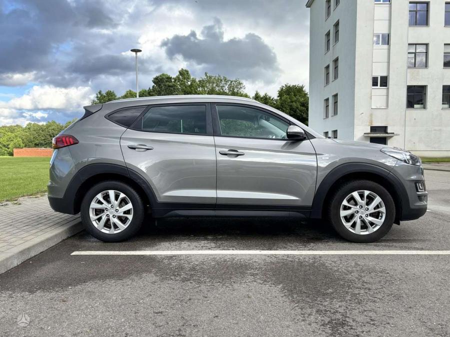 Grey Hyundai Tucson 2019 in Kaunas, with an engine capacity of 1.60 L and mileage of 296 thousand km for 11300 €, photo 7 on AUTOMOTO.COM.LV