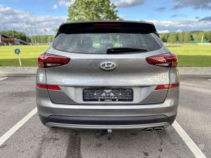 Grey Hyundai Tucson 2019 in Kaunas, with an engine capacity of 1.60 L and mileage of 296 thousand km for 11300 €, photo 8 on AUTOMOTO.COM.LV