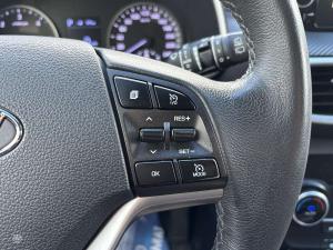 Grey Hyundai Tucson 2019 in Kaunas, with an engine capacity of 1.60 L and mileage of 296 thousand km for 11300 €, photo 23 on AUTOMOTO.COM.LV