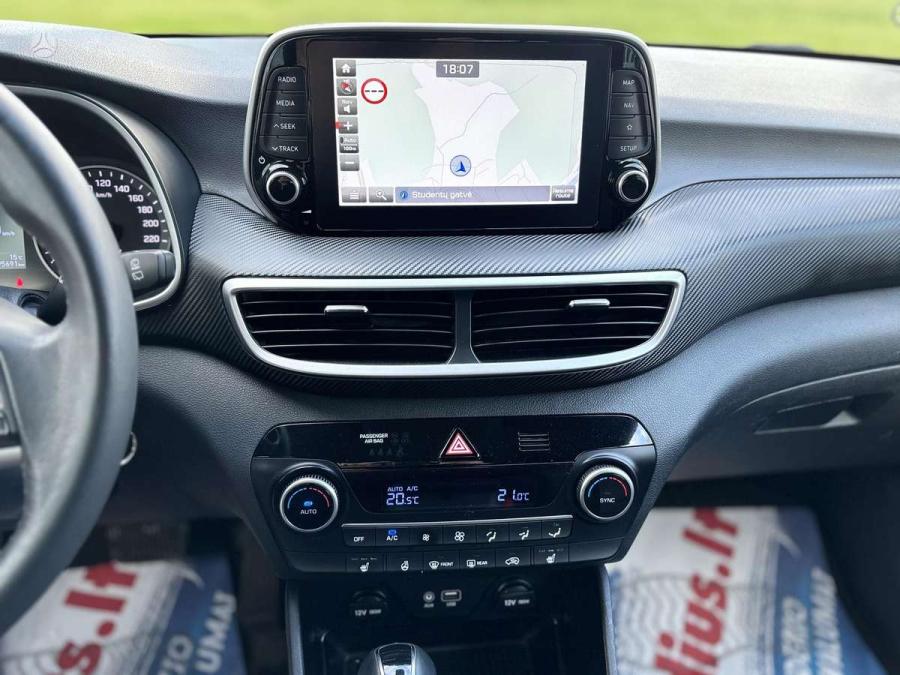 Grey Hyundai Tucson 2019 in Kaunas, with an engine capacity of 1.60 L and mileage of 296 thousand km for 11300 €, photo 30 on AUTOMOTO.COM.LV