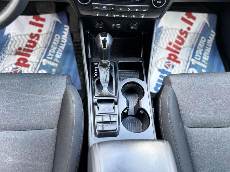 Grey Hyundai Tucson 2019 in Kaunas, with an engine capacity of 1.60 L and mileage of 296 thousand km for 11300 €, photo 33 on AUTOMOTO.COM.LV