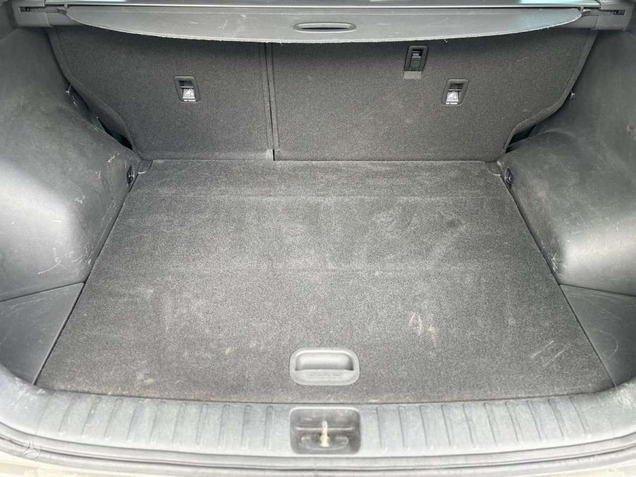 Grey Hyundai Tucson 2019 in Kaunas, with an engine capacity of 1.60 L and mileage of 296 thousand km for 11300 €, photo 38 on AUTOMOTO.COM.LV