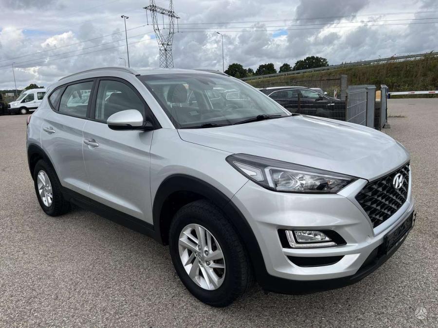 Grey Hyundai Tucson 2019 in Marijampole, with an engine capacity of 1.60 L and mileage of 228 thousand km for 9700 €, photo 4 on AUTOMOTO.COM.LV