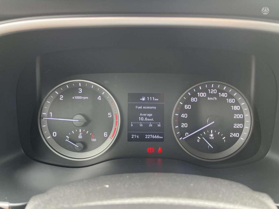 Grey Hyundai Tucson 2019 in Marijampole, with an engine capacity of 1.60 L and mileage of 228 thousand km for 9700 €, photo 10 on AUTOMOTO.COM.LV