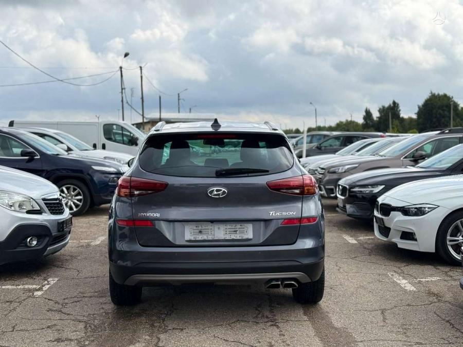 Grey Hyundai Tucson 2019 in Panevezys, with an engine capacity of 1.60 L and mileage of 199 thousand km for 10300 €, photo 7 on AUTOMOTO.COM.LV