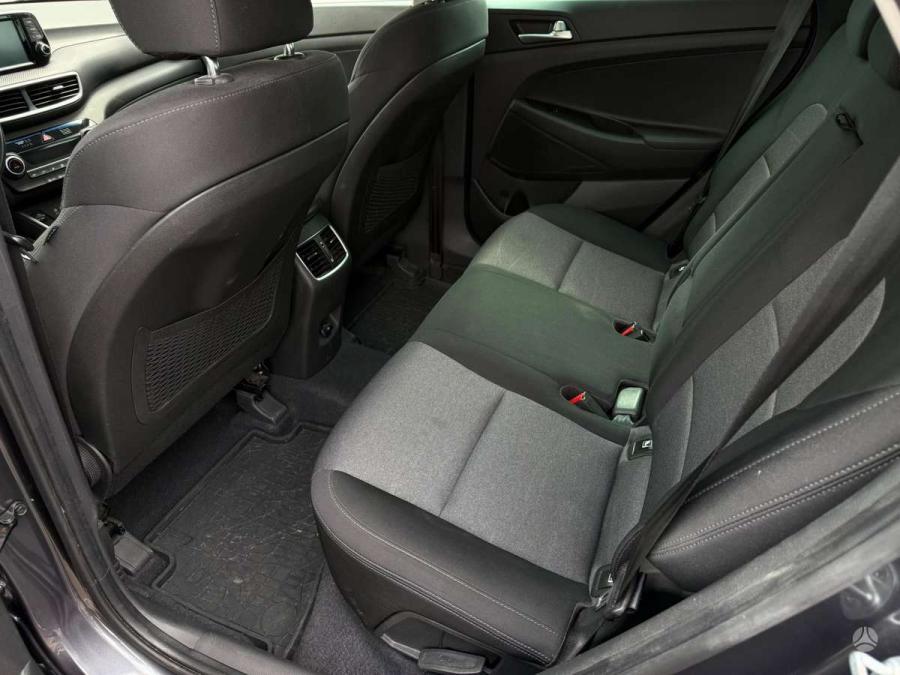 Grey Hyundai Tucson 2019 in Panevezys, with an engine capacity of 1.60 L and mileage of 199 thousand km for 10300 €, photo 14 on AUTOMOTO.COM.LV