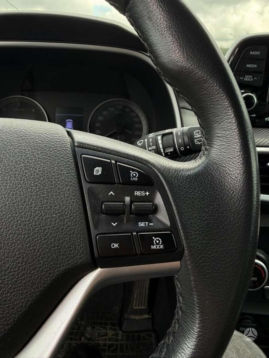 Grey Hyundai Tucson 2019 in Panevezys, with an engine capacity of 1.60 L and mileage of 199 thousand km for 10300 €, photo 20 on AUTOMOTO.COM.LV