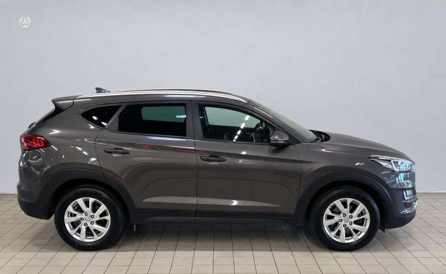 Grey Hyundai Tucson 2019 in Kaunas, with an engine capacity of 1.59 L and mileage of 45 thousand km for 16500 €, photo 5 on AUTOMOTO.COM.LV
