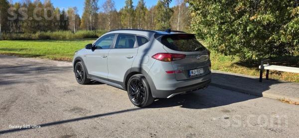 Grey Hyundai Tucson 2019 in Liepaja, with an engine capacity of 1.60 L and mileage of 153 thousand km for 18000 €, photo 3 on AUTOMOTO.COM.LV
