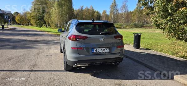 Grey Hyundai Tucson 2019 in Liepaja, with an engine capacity of 1.60 L and mileage of 153 thousand km for 18000 €, photo 4 on AUTOMOTO.COM.LV