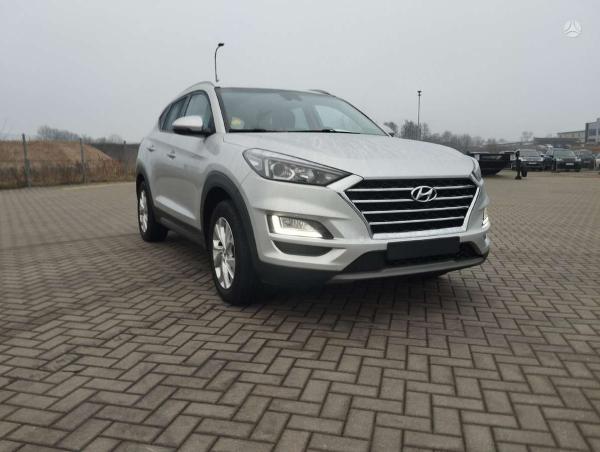 Grey Hyundai Tucson 2020 in Taurage, with an engine capacity of 1.60 L and mileage of 125 thousand km for 13500 €, photo 2 on AUTOMOTO.COM.LV