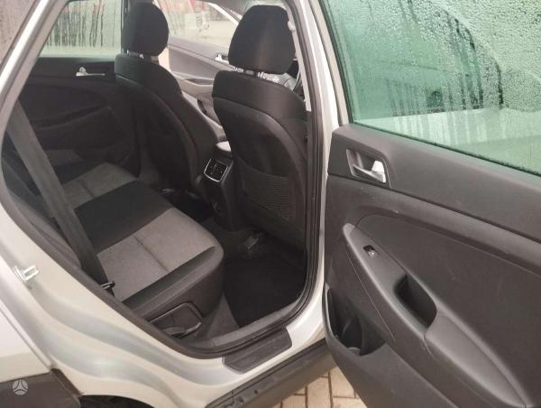 Grey Hyundai Tucson 2020 in Taurage, with an engine capacity of 1.60 L and mileage of 125 thousand km for 13500 €, photo 6 on AUTOMOTO.COM.LV