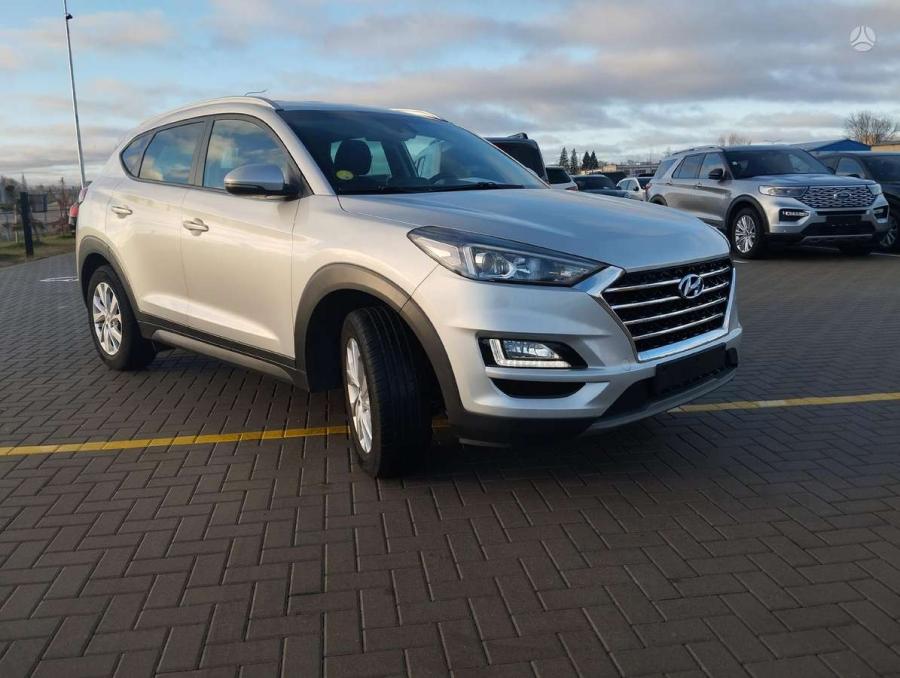 Grey Hyundai Tucson 2020 in Taurage, with an engine capacity of 1.60 L and mileage of 125 thousand km for 13200 €, photo 2 on AUTOMOTO.COM.LV