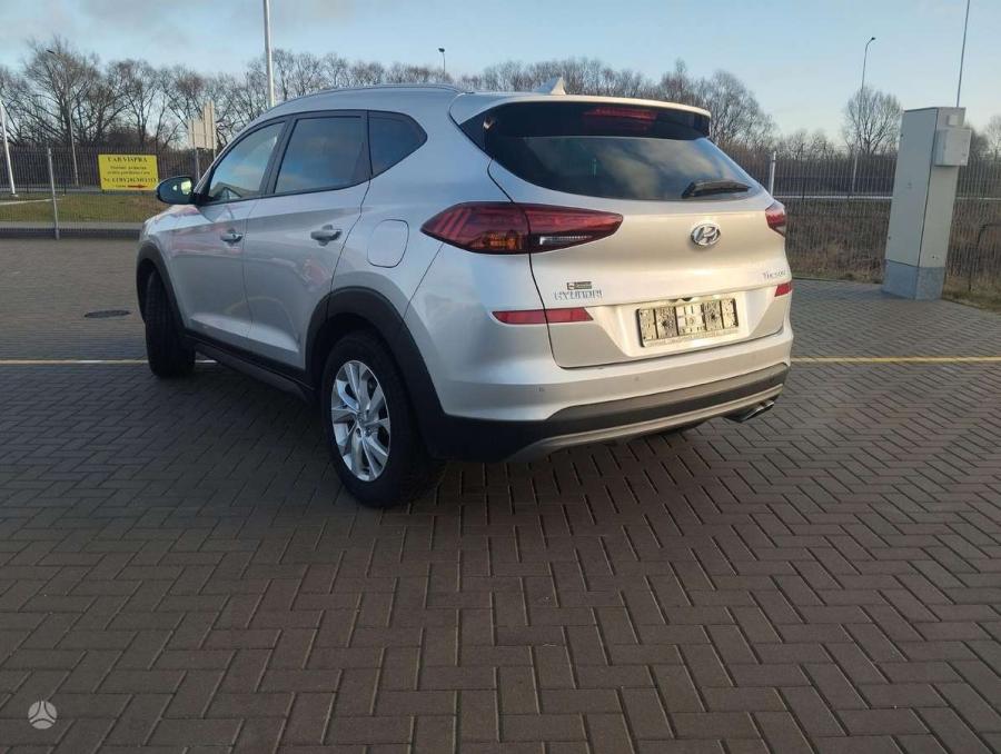Grey Hyundai Tucson 2020 in Taurage, with an engine capacity of 1.60 L and mileage of 125 thousand km for 13200 €, photo 4 on AUTOMOTO.COM.LV