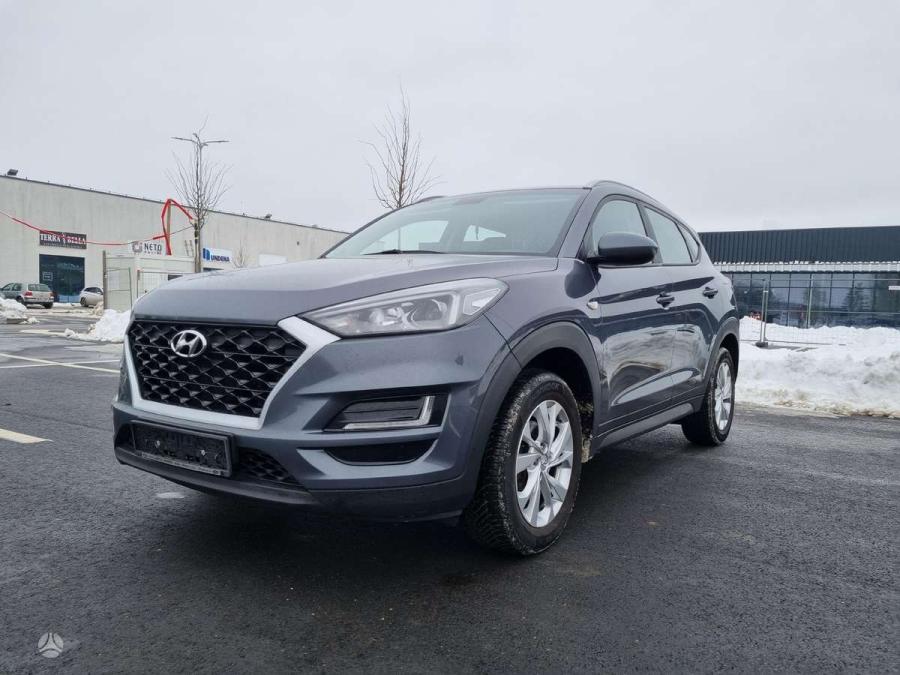 Grey Hyundai Tucson 2020 in Kaunas, with an engine capacity of 1.59 L and mileage of 147 thousand km for 13750 €, photo 1 on AUTOMOTO.COM.LV