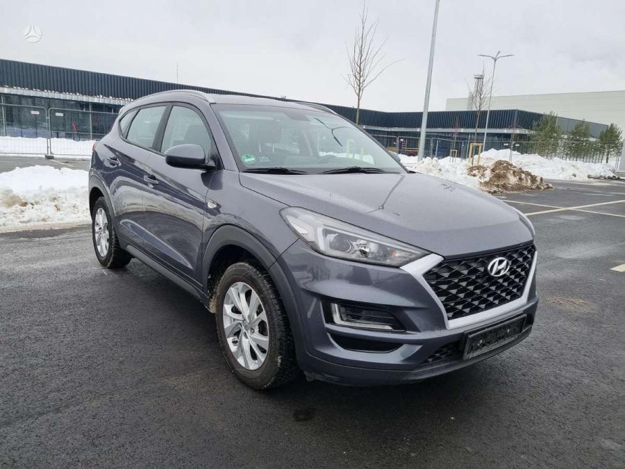 Grey Hyundai Tucson 2020 in Kaunas, with an engine capacity of 1.59 L and mileage of 147 thousand km for 13750 €, photo 2 on AUTOMOTO.COM.LV