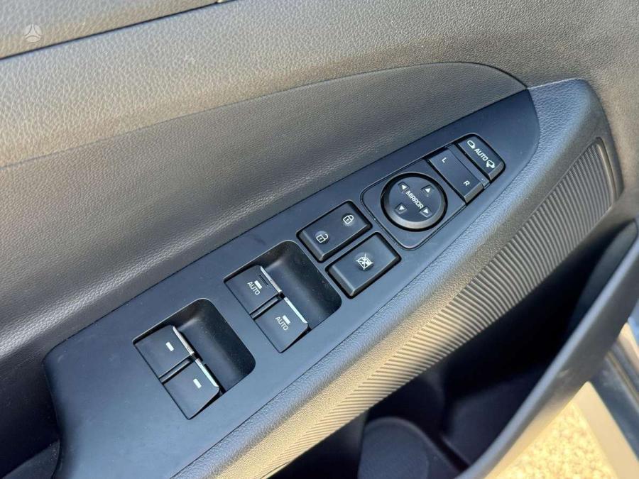 Grey Hyundai Tucson 2020 in Vilkaviskis, with an engine capacity of 1.60 L and mileage of 143 thousand km for 14200 €, photo 17 on AUTOMOTO.COM.LV