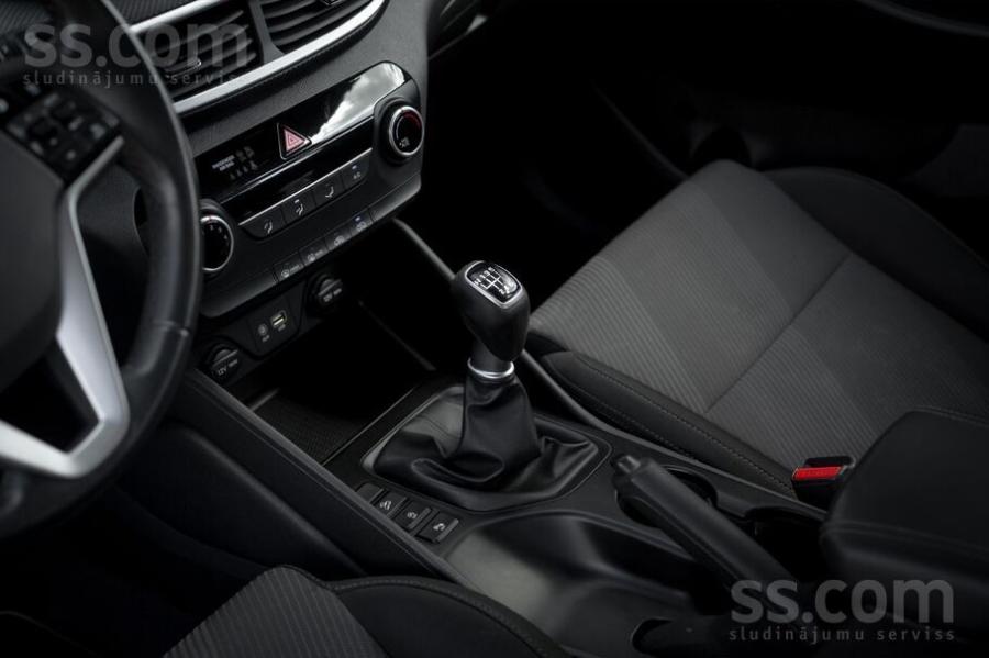 Pelēks Hyundai Tucson 2020 Talsi, ar dzinēja tilpumu 1.60 L un nobraukumu 129 tūkst. km par 15950 €, foto 25 vietnē AUTOMOTO.COM.LV