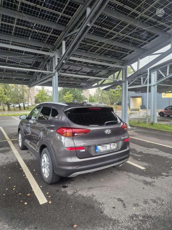 Hyundai Tucson 2020 in Vilnius on AUTOMOTO.COM.LV Grey Hyundai Tucson 2020 in Vilnius, with an engine capacity of 1.59 L and mileage of 58 thousand km for 16900 β¬, photo 5 on AUTOMOTO.COM.LV