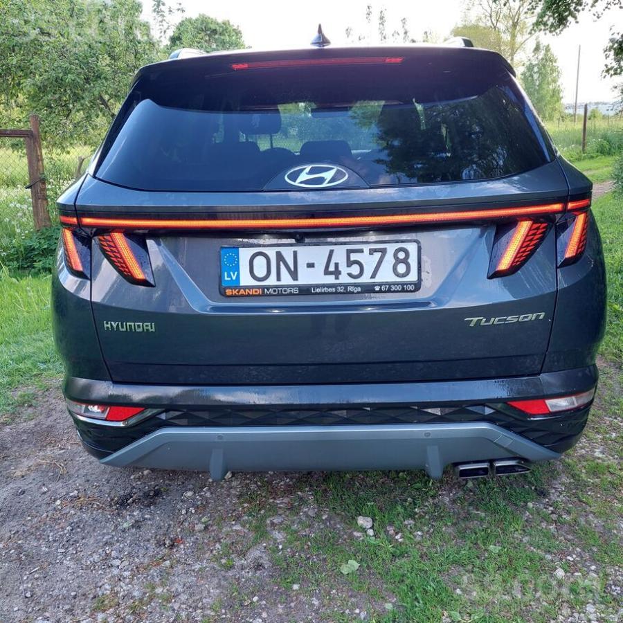 Grey Hyundai Tucson 2021 in Riga, with an engine capacity of 1.60 L and mileage of 54 thousand km for 21777 €, photo 5 on AUTOMOTO.COM.LV