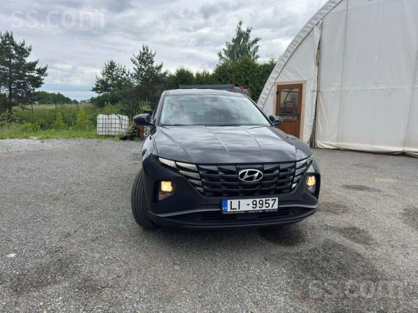 Grey Hyundai Tucson 2021 in Riga, with an engine capacity of 1.60 L and mileage of 135 thousand km for 17900 €, photo 3 on AUTOMOTO.COM.LV