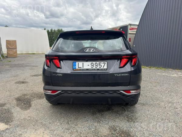 Grey Hyundai Tucson 2021 in Riga, with an engine capacity of 1.60 L and mileage of 135 thousand km for 17900 €, photo 5 on AUTOMOTO.COM.LV