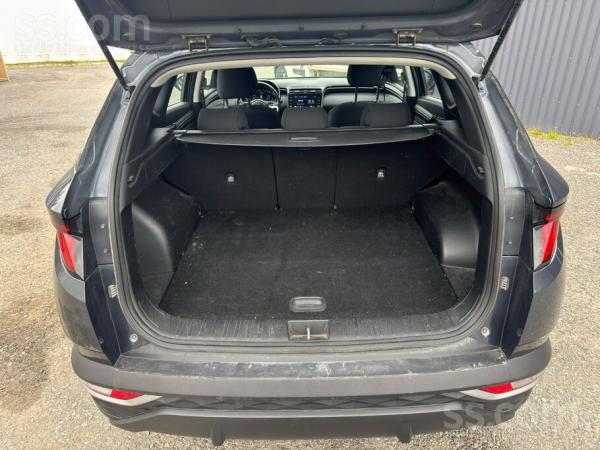 Grey Hyundai Tucson 2021 in Riga, with an engine capacity of 1.60 L and mileage of 135 thousand km for 17900 €, photo 6 on AUTOMOTO.COM.LV