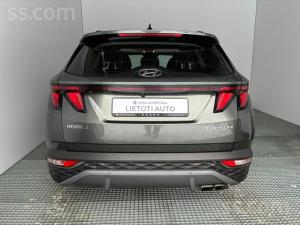 Pelēks Hyundai Tucson 2021 Rīga, ar dzinēja tilpumu 1.60 L un nobraukumu 107 tūkst. km par 18990 €, foto 5 vietnē AUTOMOTO.COM.LV