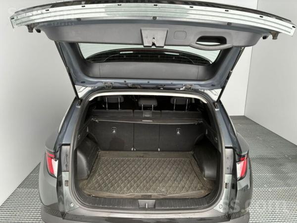 Grey Hyundai Tucson 2021 in Riga, with an engine capacity of 1.60 L and mileage of 107 thousand km for 18990 €, photo 5 on AUTOMOTO.COM.LV