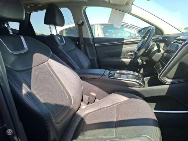 Pelēks Hyundai Tucson 2021 Viļņa, ar dzinēja tilpumu 1.60 L un nobraukumu 80 tūkst. km par 22990 €, foto 6 vietnē AUTOMOTO.COM.LV