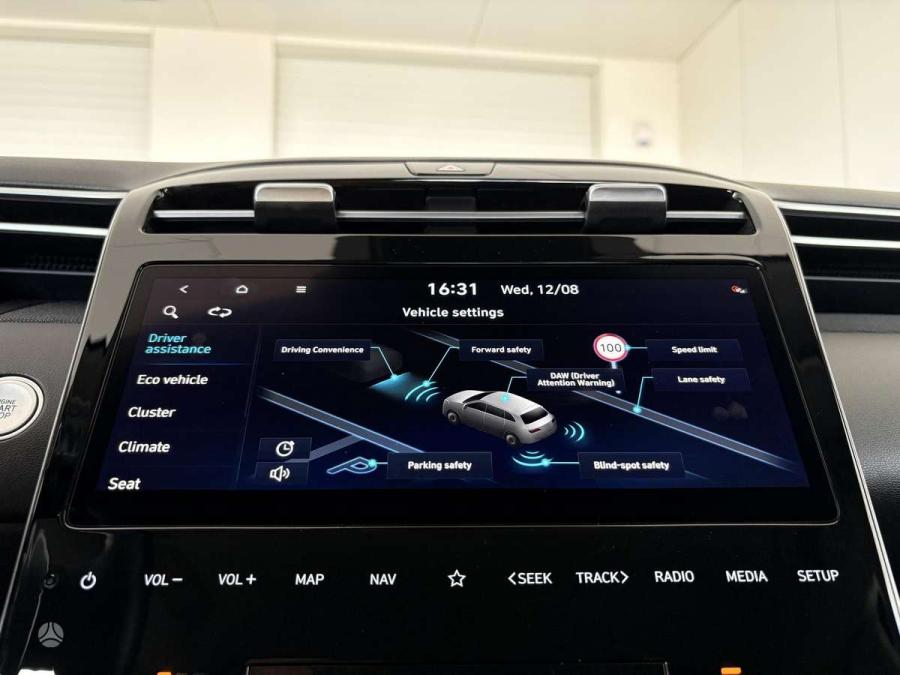 Grey Hyundai Tucson 2021 in Vilnius, with an engine capacity of 1.60 L and mileage of 126 thousand km for 23990 €, photo 15 on AUTOMOTO.COM.LV