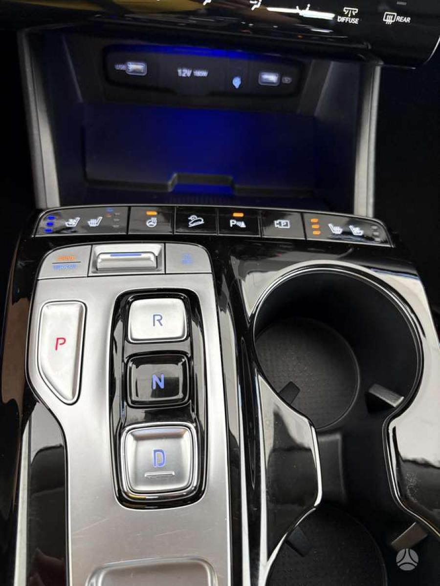 Grey Hyundai Tucson 2021 in Vilnius, with an engine capacity of 1.60 L and mileage of 126 thousand km for 23990 €, photo 17 on AUTOMOTO.COM.LV