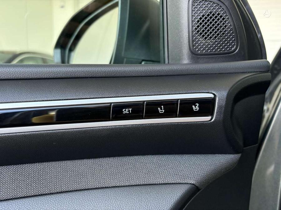 Grey Hyundai Tucson 2021 in Vilnius, with an engine capacity of 1.60 L and mileage of 126 thousand km for 23990 €, photo 21 on AUTOMOTO.COM.LV