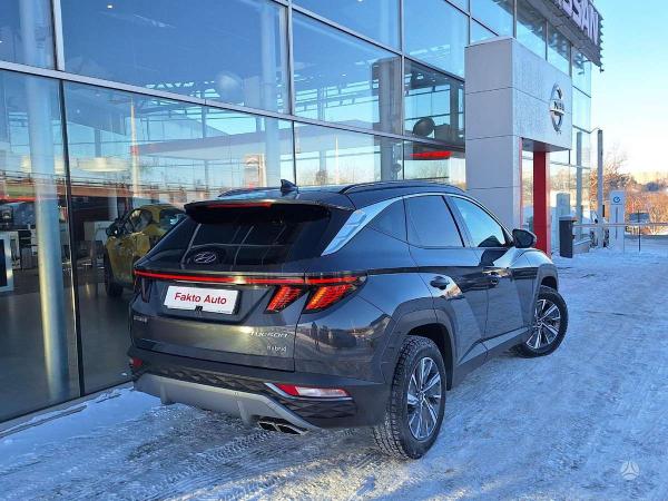 Grey Hyundai Tucson 2022 in Vilnius, with an engine capacity of 1.60 L and mileage of 98 thousand km for 26400 €, photo 4 on AUTOMOTO.COM.LV